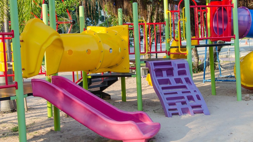 Outdoor Playground Collection Dataset for AI Training: Enhancing ...